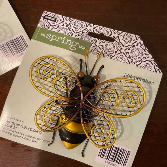 Accents | Bumble Bee Flower Pot Percher Decor | Poshmark